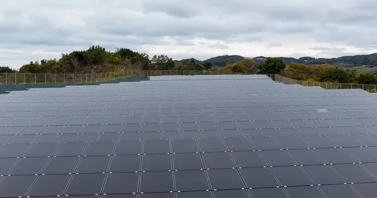 Understanding Structure Types in Solar Installation Hindi | Fenice Energy